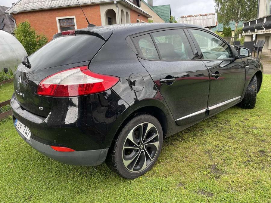 Black Renault Megane 2013 in Taurage, with an engine capacity of 1.60 L and mileage of 199 thousand km for 3700 €, photo 4 on AUTOMOTO.COM.LV
