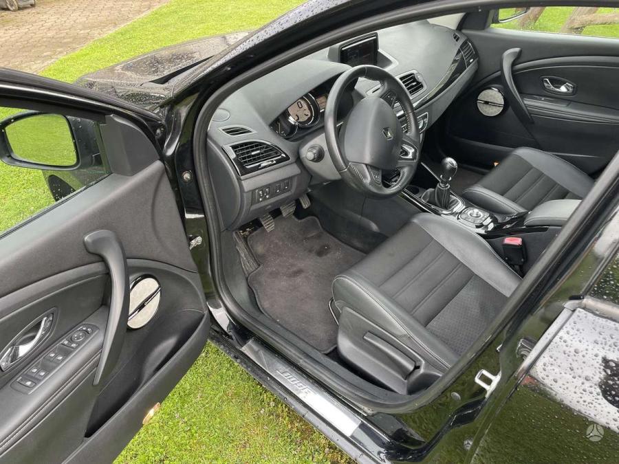 Black Renault Megane 2013 in Taurage, with an engine capacity of 1.60 L and mileage of 199 thousand km for 3700 €, photo 7 on AUTOMOTO.COM.LV