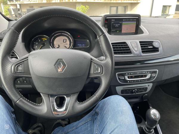 Melns Renault Megane 2013 Tauragė, ar dzinēja tilpumu 1.60 L un nobraukumu 199 tūkst. km par 3700 €, foto 8 vietnē AUTOMOTO.COM.LV