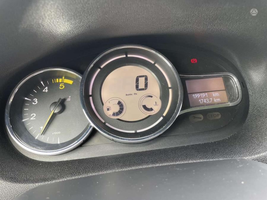 Black Renault Megane 2013 in Taurage, with an engine capacity of 1.60 L and mileage of 199 thousand km for 3700 €, photo 10 on AUTOMOTO.COM.LV