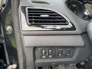 Black Renault Megane 2013 in Taurage, with an engine capacity of 1.60 L and mileage of 199 thousand km for 3700 €, photo 13 on AUTOMOTO.COM.LV