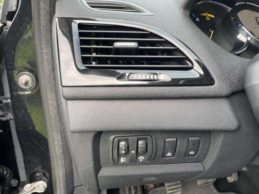 Black Renault Megane 2013 in Taurage, with an engine capacity of 1.60 L and mileage of 199 thousand km for 3700 €, photo 13 on AUTOMOTO.COM.LV