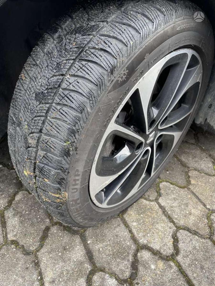 Black Renault Megane 2013 in Taurage, with an engine capacity of 1.60 L and mileage of 199 thousand km for 3700 €, photo 16 on AUTOMOTO.COM.LV