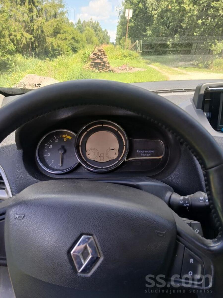 Melns Renault Megane 2013 Rīga, ar dzinēja tilpumu 1.50 L un nobraukumu 486 tūkst. km par 1500 €, foto 4 vietnē AUTOMOTO.COM.LV