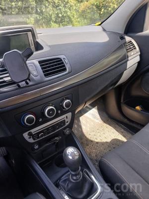 Melns Renault Megane 2013 Rīga, ar dzinēja tilpumu 1.50 L un nobraukumu 486 tūkst. km par 1500 €, foto 5 vietnē AUTOMOTO.COM.LV