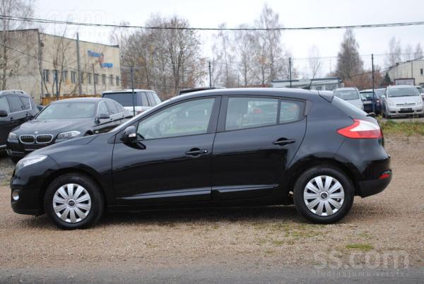 Black Renault Megane 2014 in Riga, with an engine capacity of 1.50 L and mileage of 226 thousand km for 4390 €, photo 5 on AUTOMOTO.COM.LV