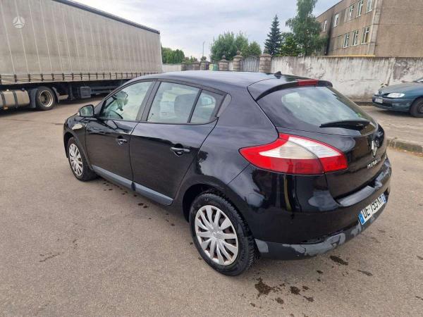 Melns Renault Megane 2014 Tauragė, ar dzinēja tilpumu 1.46 L un nobraukumu 214 tūkst. km par 3300 €, foto 4 vietnē AUTOMOTO.COM.LV