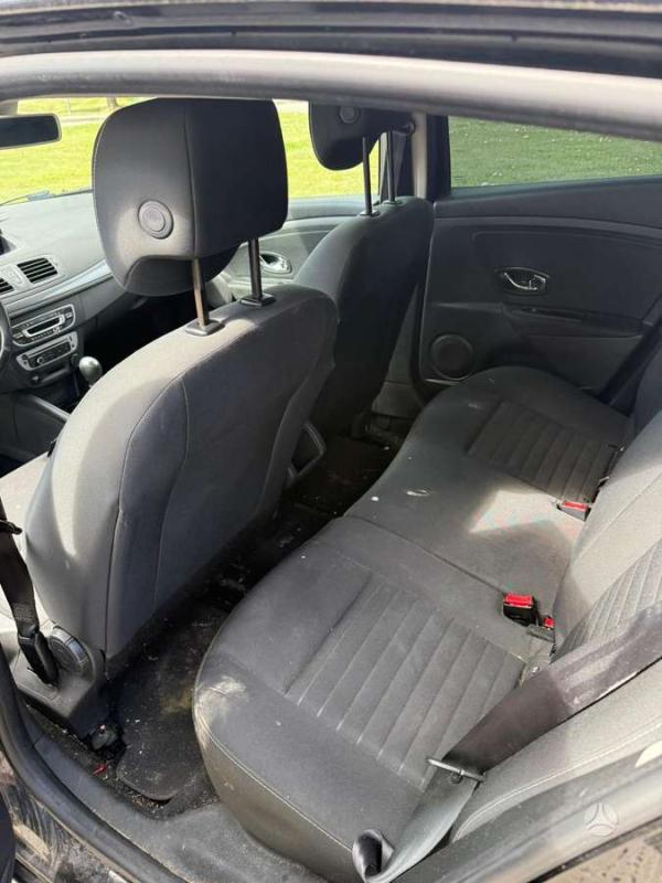 Black Renault Megane 2015 in Taurage, with an engine capacity of 1.46 L and mileage of 257 thousand km for 2800 €, photo 5 on AUTOMOTO.COM.LV