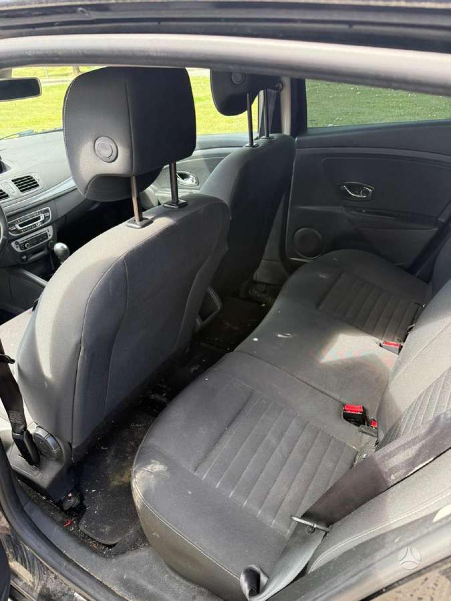 Melns Renault Megane 2015 Tauragė, ar dzinēja tilpumu 1.46 L un nobraukumu 257 tūkst. km par 2800 €, foto 6 vietnē AUTOMOTO.COM.LV