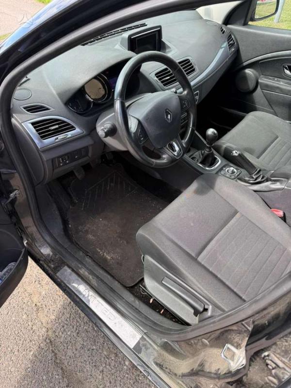 Black Renault Megane 2015 in Taurage, with an engine capacity of 1.46 L and mileage of 257 thousand km for 2800 €, photo 7 on AUTOMOTO.COM.LV