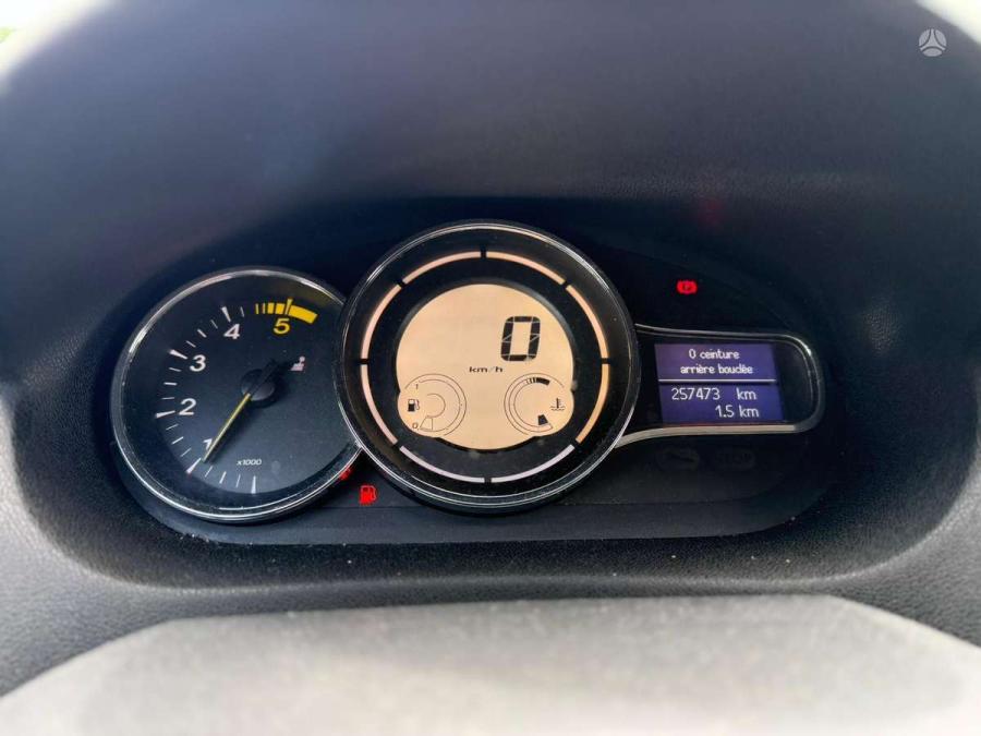 Melns Renault Megane 2015 Tauragė, ar dzinēja tilpumu 1.46 L un nobraukumu 257 tūkst. km par 2800 €, foto 9 vietnē AUTOMOTO.COM.LV
