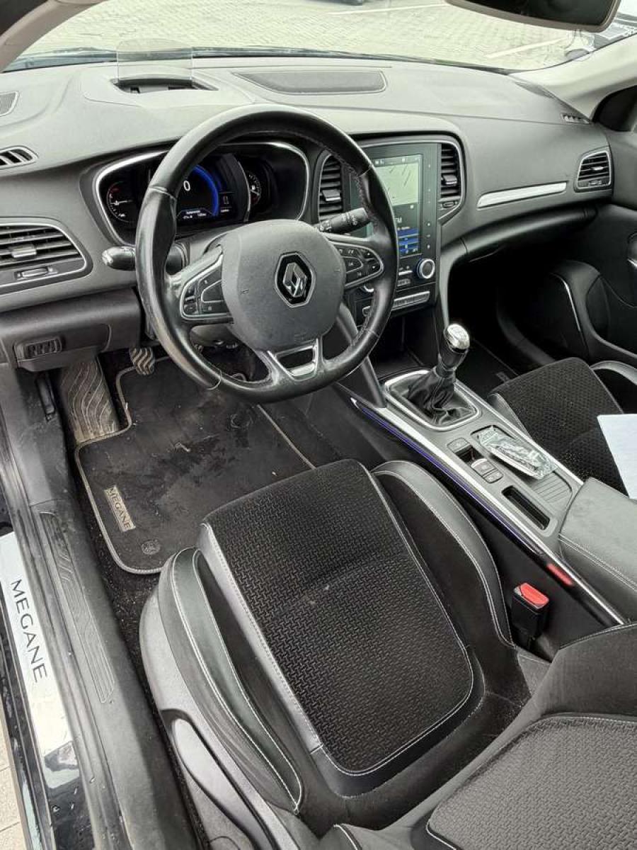 Melns Renault Megane 2015 Tauragė, ar dzinēja tilpumu 1.46 L un nobraukumu 217 tūkst. km par 6300 €, foto 14 vietnē AUTOMOTO.COM.LV