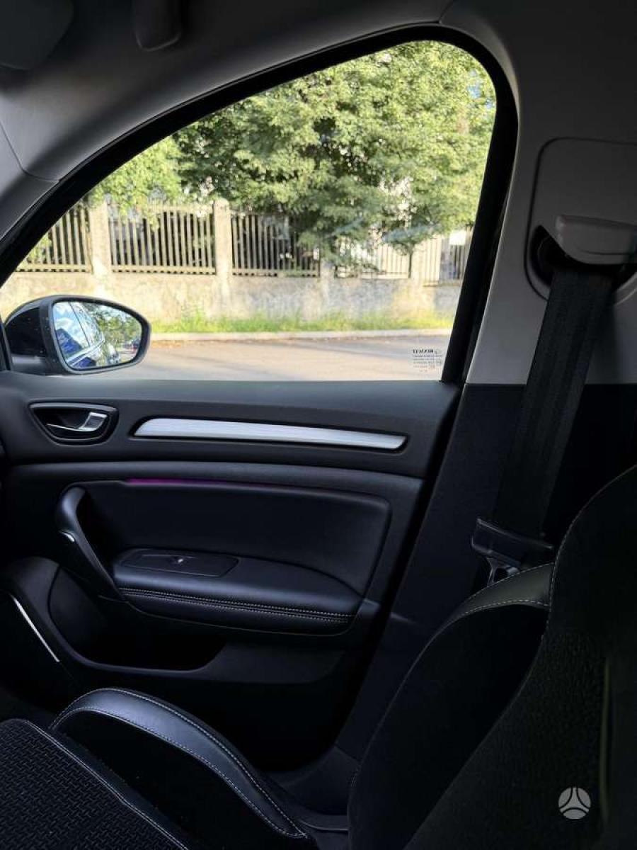 Black Renault Megane 2017 in Kaunas, with an engine capacity of 1.20 L and mileage of 63 thousand km for 10900 €, photo 10 on AUTOMOTO.COM.LV