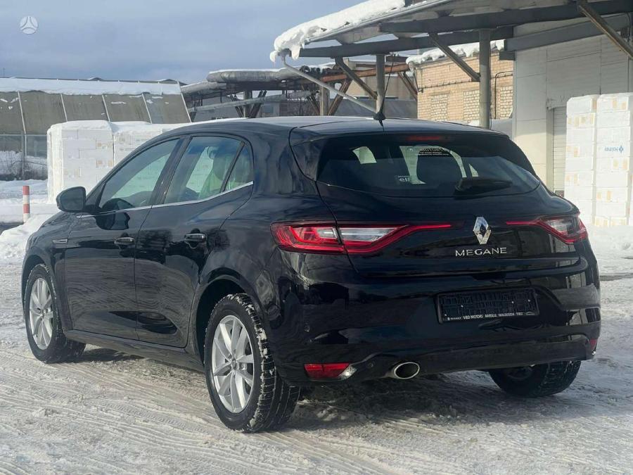 Black Renault Megane 2019 in Taurage, with an engine capacity of 1.20 L and mileage of 60 thousand km for 7700 €, photo 4 on AUTOMOTO.COM.LV