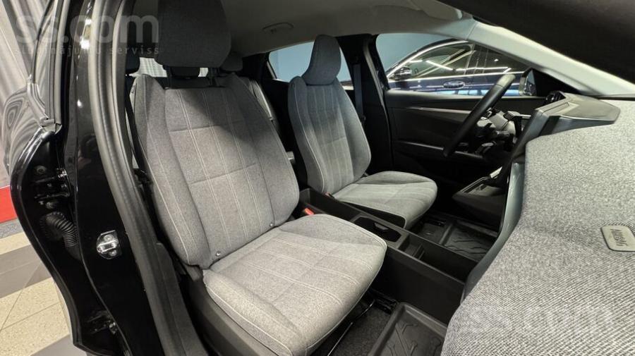 Black Renault Megane 2022 in Riga, with an engine capacity of 1.60 L and mileage of 104 thousand km for 20990 €, photo 12 on AUTOMOTO.COM.LV