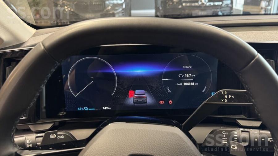 Black Renault Megane 2022 in Riga, with an engine capacity of 1.60 L and mileage of 104 thousand km for 20990 €, photo 19 on AUTOMOTO.COM.LV