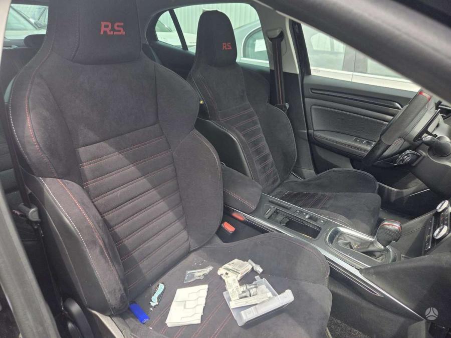 Melns Renault Megane 2023 Tauragė, ar dzinēja tilpumu 1.80 L un nobraukumu 44 tūkst. km par 38000 €, foto 11 vietnē AUTOMOTO.COM.LV