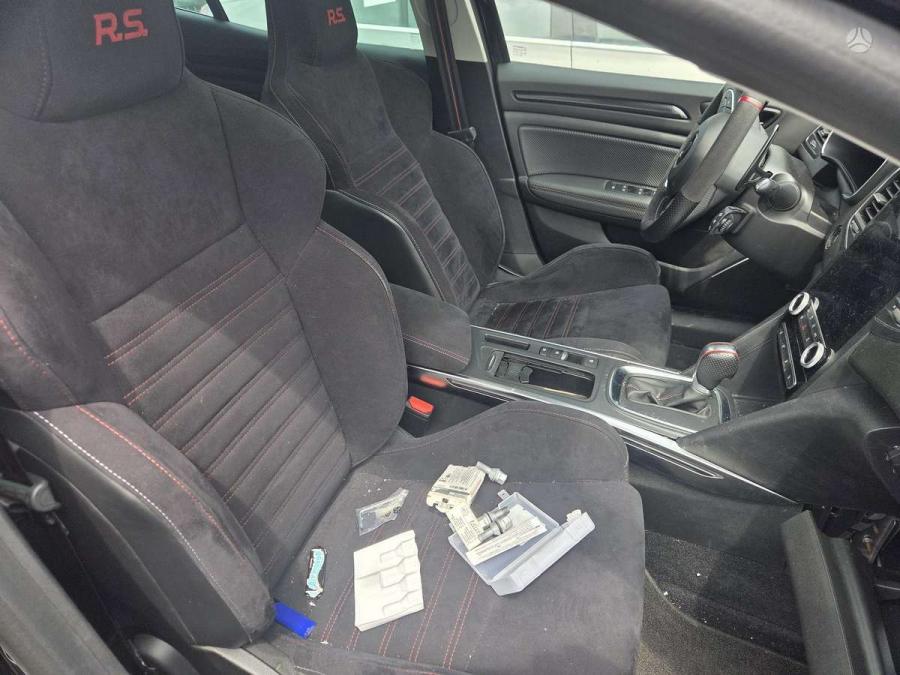 Melns Renault Megane 2023 Tauragė, ar dzinēja tilpumu 1.80 L un nobraukumu 44 tūkst. km par 38000 €, foto 12 vietnē AUTOMOTO.COM.LV
