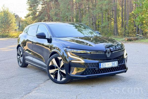 Black Renault Megane 2023 in Jurmala, with an engine capacity of 1.20 L and mileage of 31 thousand km for 23900 €, photo 4 on AUTOMOTO.COM.LV
