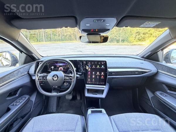 Black Renault Megane 2023 in Jurmala, with an engine capacity of 1.20 L and mileage of 31 thousand km for 23900 €, photo 9 on AUTOMOTO.COM.LV