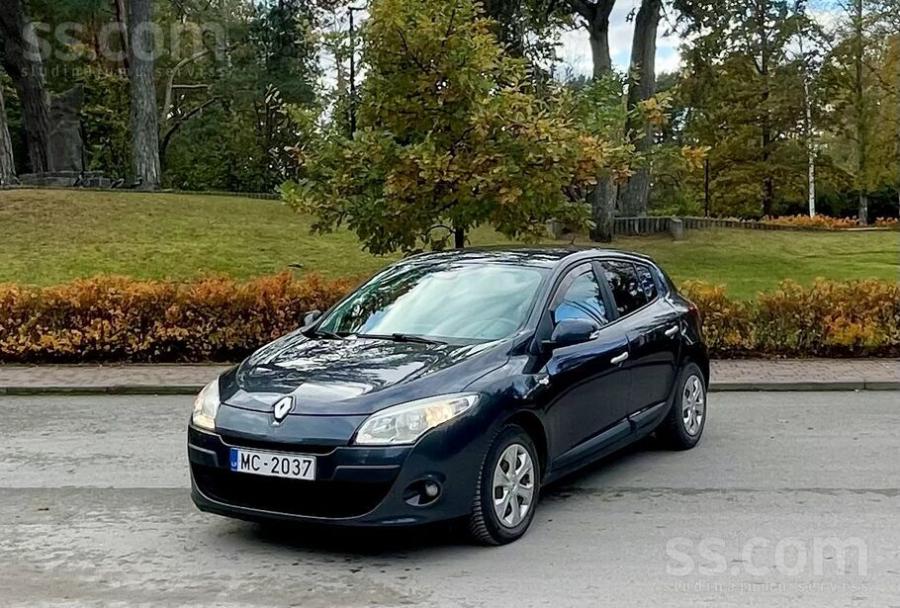 Black Renault Megane 2011 in Jurmala, with an engine capacity of 1.50 L and mileage of 0 thousand km for 3750 €, photo 2 on AUTOMOTO.COM.LV