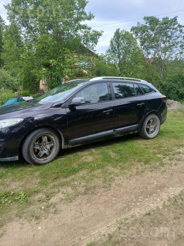 Melns Renault Megane 2012 Rīga, ar dzinēja tilpumu 1.50 L un nobraukumu 486 tūkst. km par 1700 €, foto 3 vietnē AUTOMOTO.COM.LV