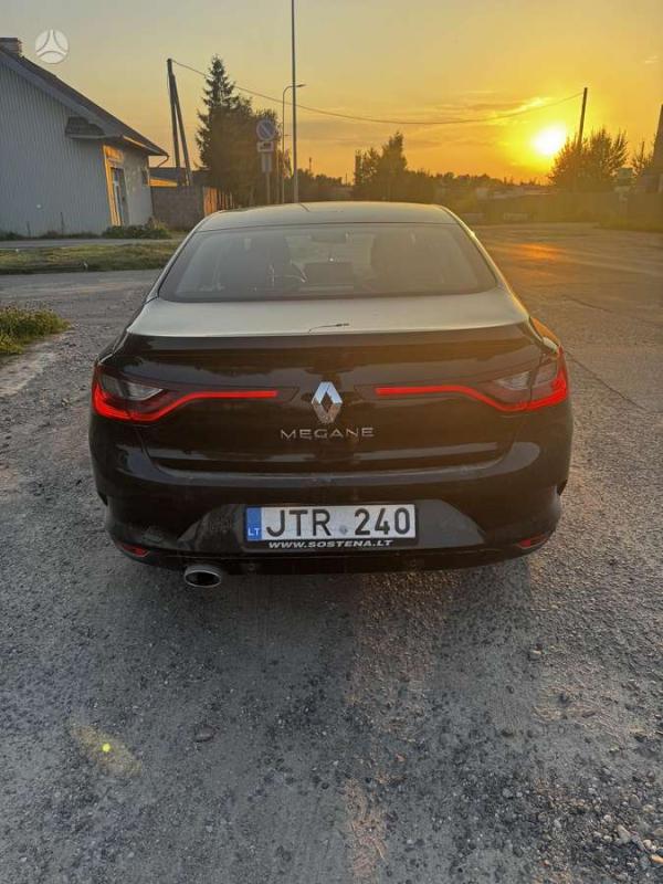 Black Renault Megane 2017 in Vilnius, with an engine capacity of 1.60 L and mileage of 130 thousand km for 6500 €, photo 5 on AUTOMOTO.COM.LV