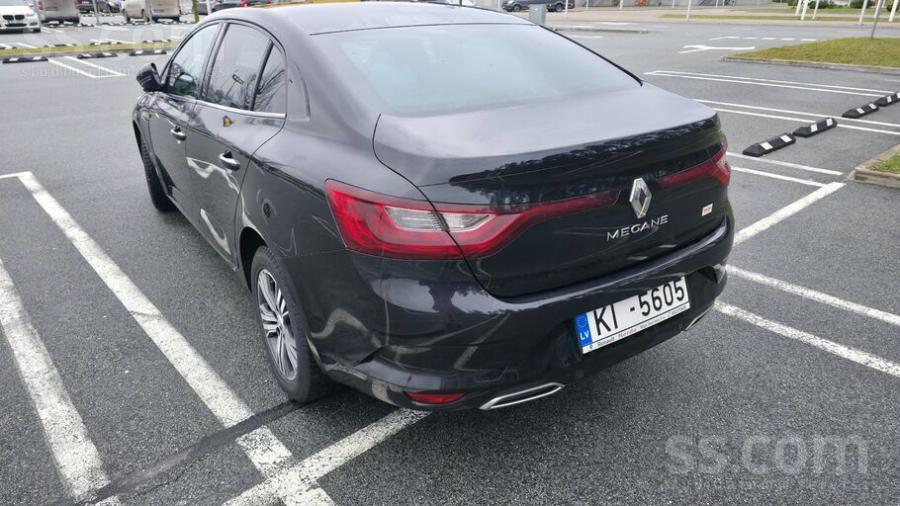 Black Renault Megane 2021 in Riga, with an engine capacity of 1.30 L and mileage of 74 thousand km for 15600 €, photo 4 on AUTOMOTO.COM.LV