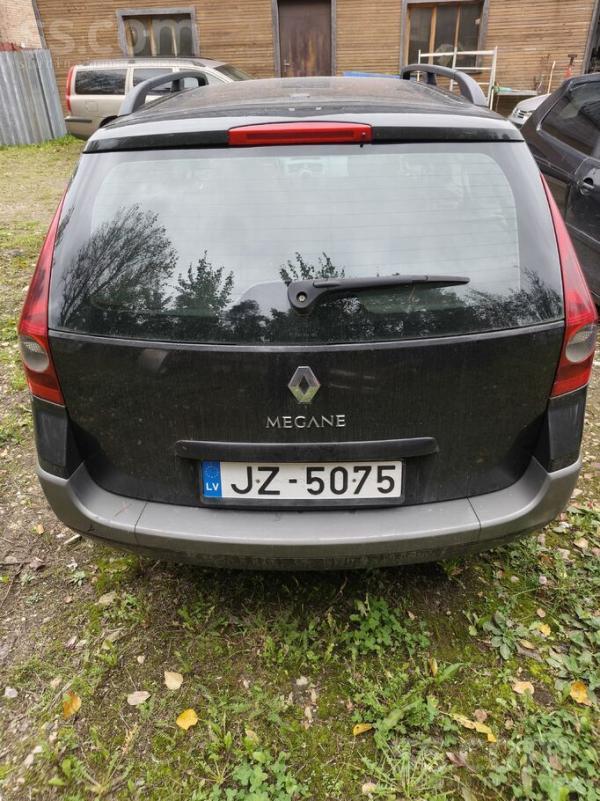 Black Renault Megane 2004 in Jurmala, with an engine capacity of 2.00 L and mileage of 345 thousand km for 753 €, photo 4 on AUTOMOTO.COM.LV