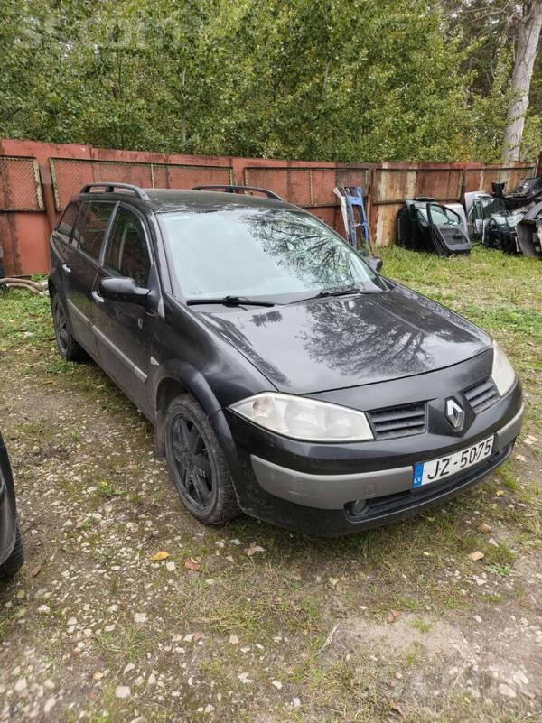 Black Renault Megane 2004 in Jurmala, with an engine capacity of 2.00 L and mileage of 345 thousand km for 753 €, photo 8 on AUTOMOTO.COM.LV
