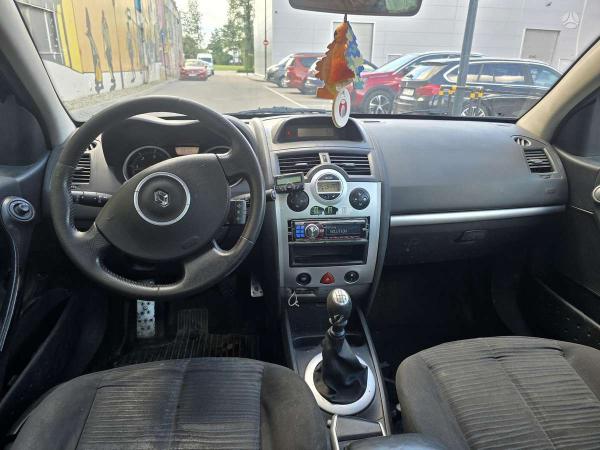 Melns Renault Megane 2007 Viļņa, ar dzinēja tilpumu 1.87 L un nobraukumu 300 tūkst. km par 1000 €, foto 3 vietnē AUTOMOTO.COM.LV