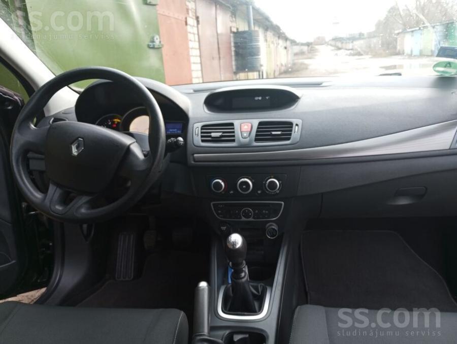 Black Renault Megane 2009 in Daugavpils, with an engine capacity of 1.90 L and mileage of 252 thousand km for 2850 €, photo 4 on AUTOMOTO.COM.LV