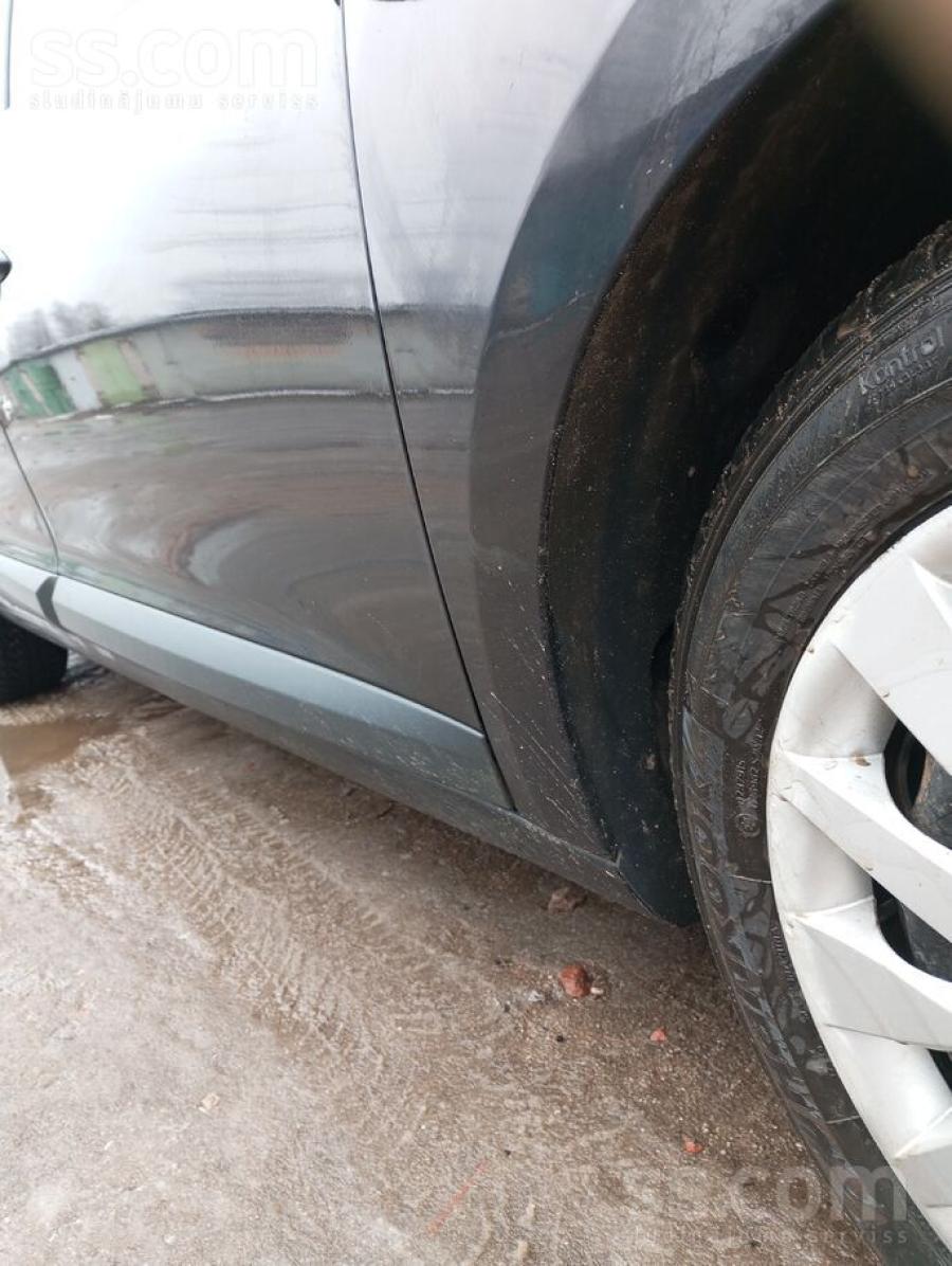 Black Renault Megane 2009 in Daugavpils, with an engine capacity of 1.90 L and mileage of 252 thousand km for 2850 €, photo 9 on AUTOMOTO.COM.LV