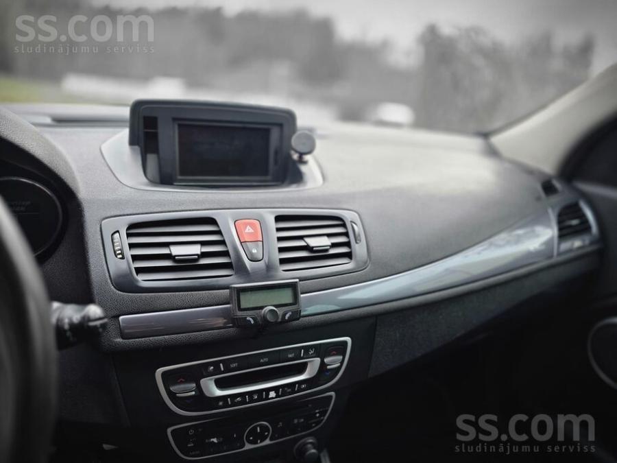 Black Renault Megane 2010 in Ogre, with an engine capacity of 1.90 L and mileage of 405 thousand km for 2500 €, photo 20 on AUTOMOTO.COM.LV