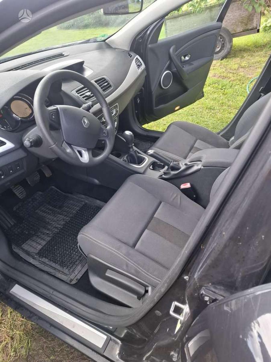 Melns Renault Megane 2010 Ignalina, ar dzinēja tilpumu 1.40 L un nobraukumu 227 tūkst. km par 2800 €, foto 6 vietnē AUTOMOTO.COM.LV