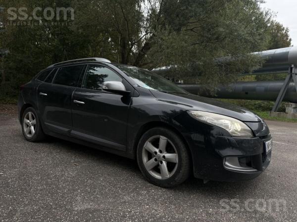 Renault Megane 2010 Rīga vietnē Melns Renault Megane 2010 Rīga, ar dzinēja tilpumu 2.00 L un nobraukumu 313 tūkst. km par 3500 €, foto 1 vietnē AUTOMOTO.COM.LV
