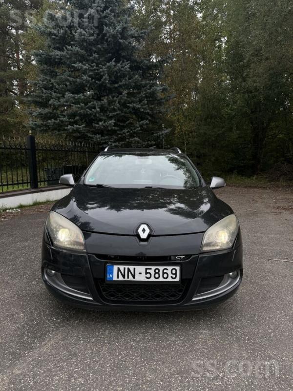 Renault Megane 2010 Rīga vietnē Melns Renault Megane 2010 Rīga, ar dzinēja tilpumu 2.00 L un nobraukumu 313 tūkst. km par 3500 €, foto 4 vietnē AUTOMOTO.COM.LV