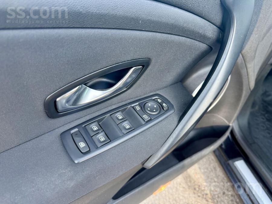 Black Renault Megane 2011 in Riga, with an engine capacity of 1.90 L and mileage of 0 thousand km for 3790 €, photo 12 on AUTOMOTO.COM.LV