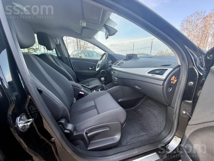 Black Renault Megane 2011 in Riga, with an engine capacity of 1.90 L and mileage of 0 thousand km for 3790 €, photo 18 on AUTOMOTO.COM.LV