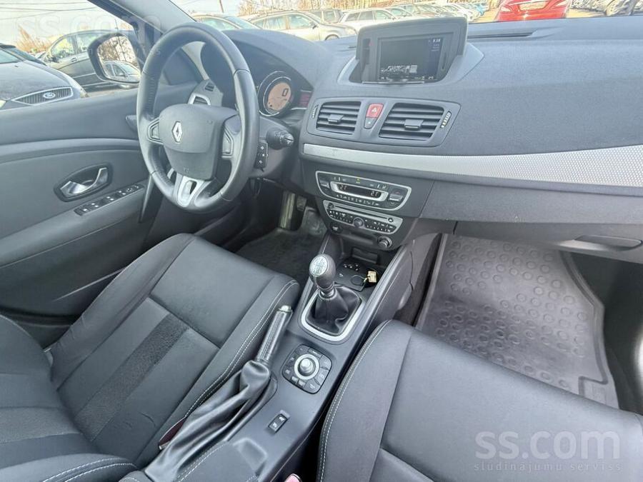 Black Renault Megane 2011 in Riga, with an engine capacity of 1.90 L and mileage of 0 thousand km for 3790 €, photo 19 on AUTOMOTO.COM.LV