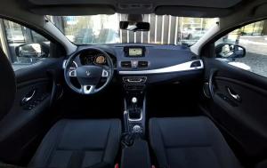 Black Renault Megane 2011 in Riga, with an engine capacity of 1.90 L and mileage of 298 thousand km for 2390 €, photo 4 on AUTOMOTO.COM.LV
