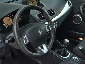 Black Renault Megane 2011 in Riga, with an engine capacity of 1.90 L and mileage of 298 thousand km for 2390 €, photo 8 on AUTOMOTO.COM.LV