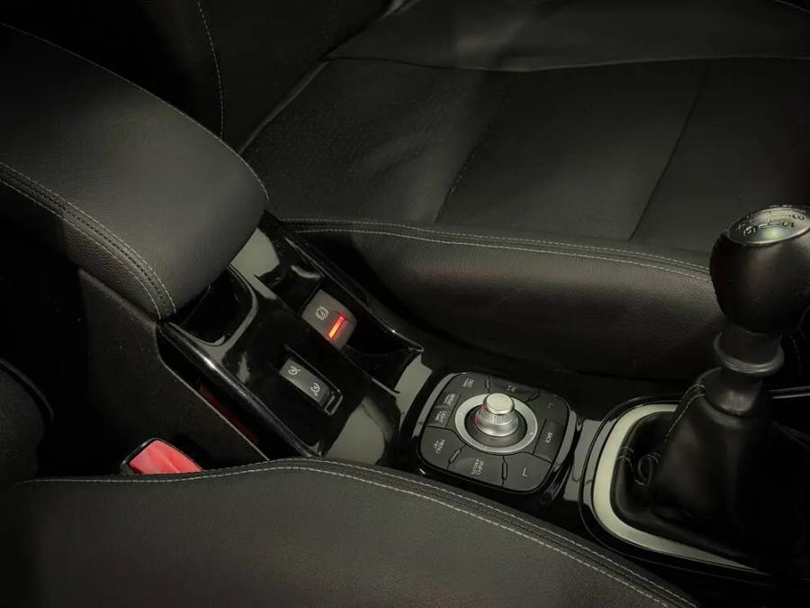 Melns Renault Megane 2011 Jūrmala, ar dzinēja tilpumu 1.40 L un nobraukumu 237 tūkst. km par 4695 €, foto 40 vietnē AUTOMOTO.COM.LV