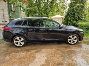 Black Renault Megane 2012 in Riga, with an engine capacity of 1.60 L and mileage of 347 thousand km for 1800 €, photo 3 on AUTOMOTO.COM.LV