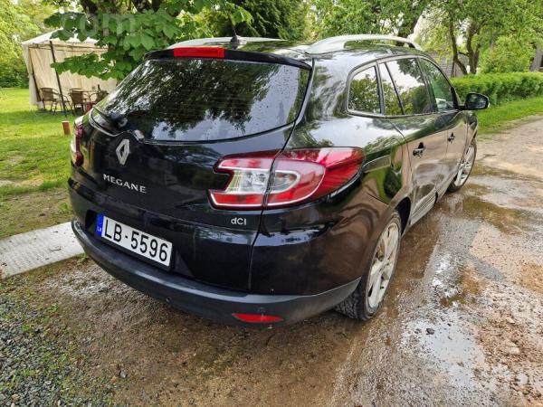 Black Renault Megane 2012 in Riga, with an engine capacity of 1.60 L and mileage of 347 thousand km for 1800 €, photo 4 on AUTOMOTO.COM.LV