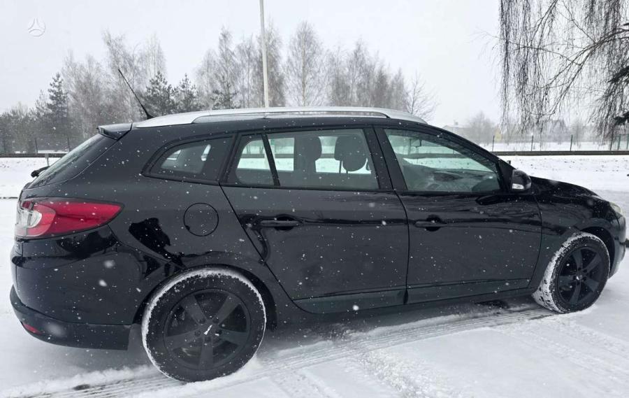 Black Renault Megane 2012 in Marijampole, with an engine capacity of 1.46 L and mileage of 224 thousand km for 2950 €, photo 3 on AUTOMOTO.COM.LV