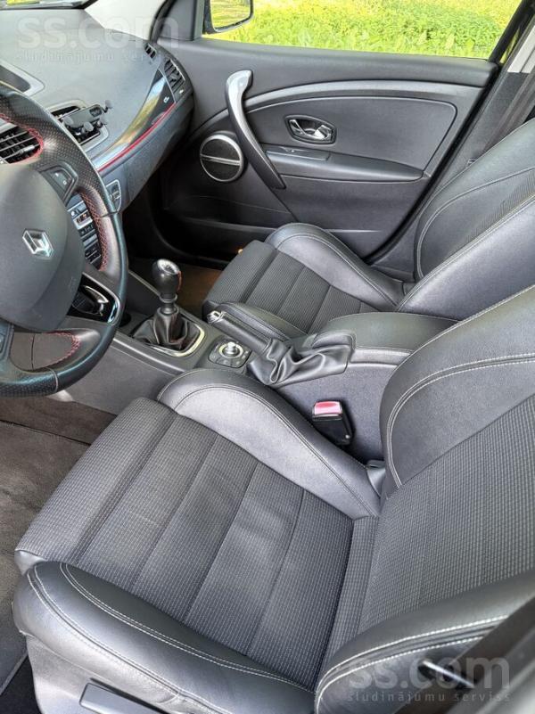 Black Renault Megane 2012 in Valmiera, with an engine capacity of 1.50 L and mileage of 255 thousand km for 4490 €, photo 8 on AUTOMOTO.COM.LV