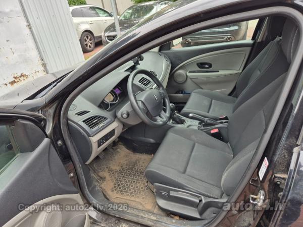 Black Renault Megane 2012 in Tallinn, with an engine capacity of 1.60 L and mileage of 167 thousand km for 4500 €, photo 6 on AUTOMOTO.COM.LV