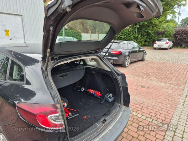 Black Renault Megane 2012 in Tallinn, with an engine capacity of 1.60 L and mileage of 167 thousand km for 4500 €, photo 8 on AUTOMOTO.COM.LV