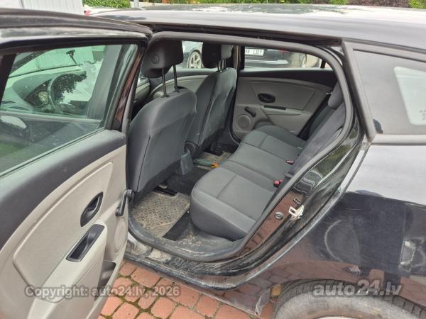Black Renault Megane 2012 in Tallinn, with an engine capacity of 1.60 L and mileage of 167 thousand km for 4500 €, photo 9 on AUTOMOTO.COM.LV